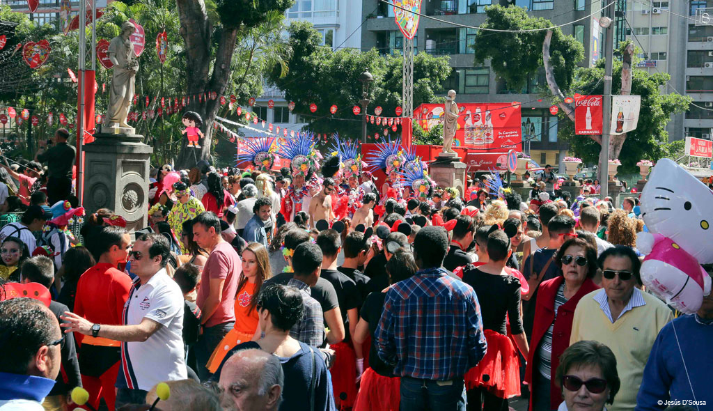 Carnaval de día en Tenerife: Fiesta bajo el sol